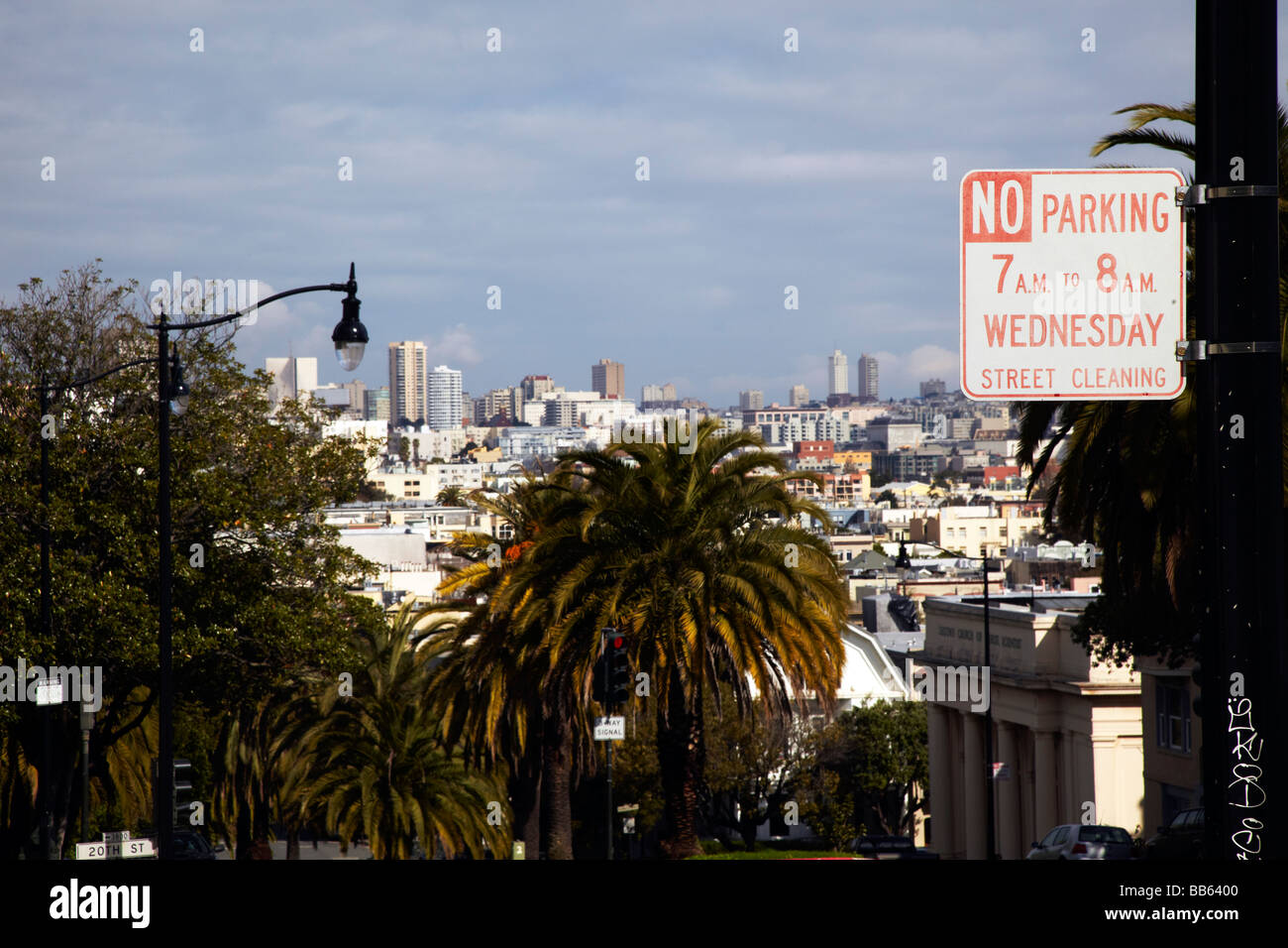 No parking sign, San Francisco skyline Stock Photo - Alamy