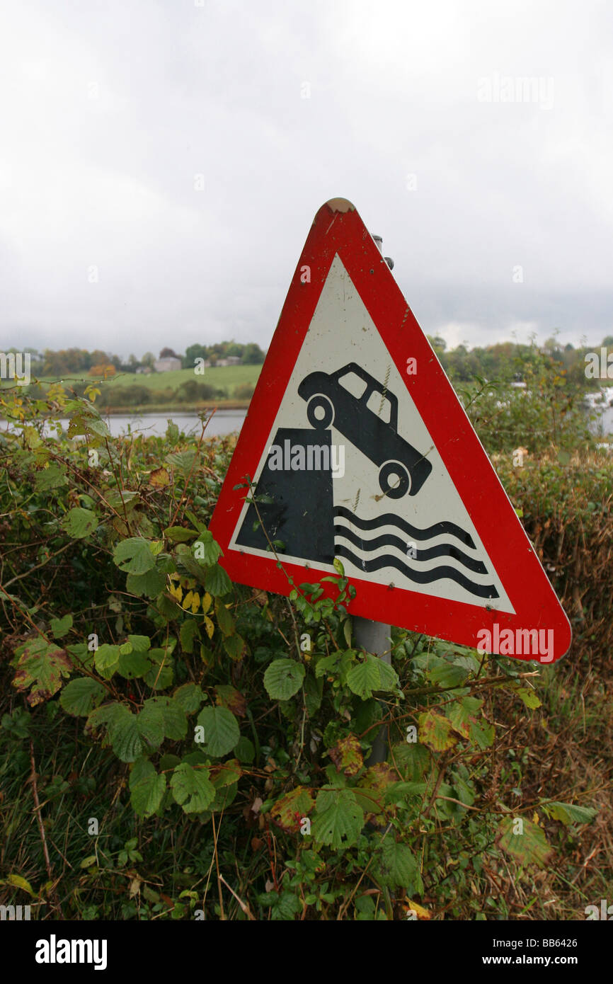 Car water sign hi-res stock photography and images - Alamy
