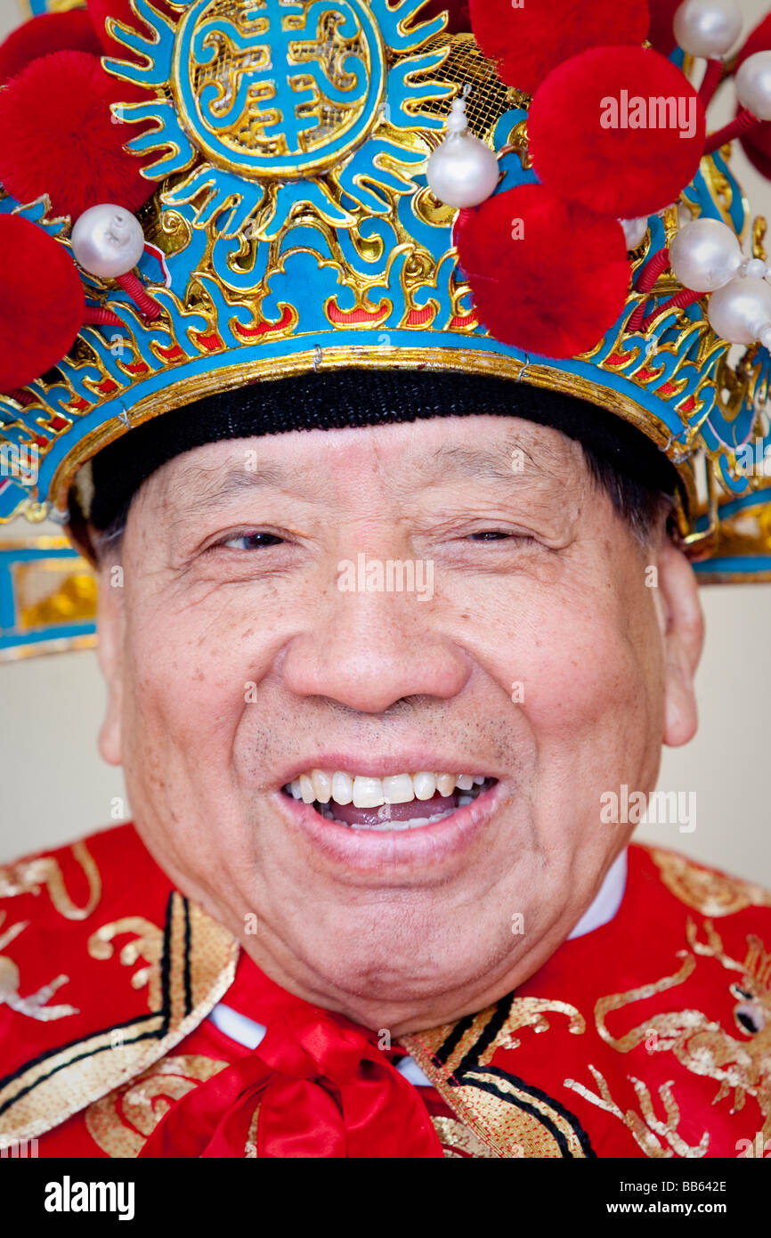Chinese man wearing traditional clothing Stock Photo - Alamy