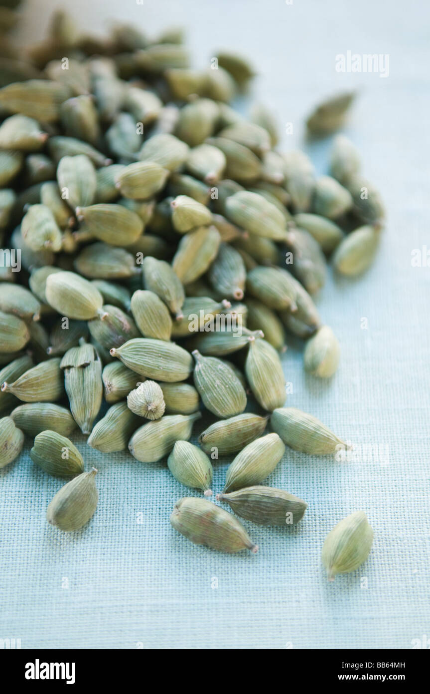 Cardamom pods hi-res stock photography and images - Alamy