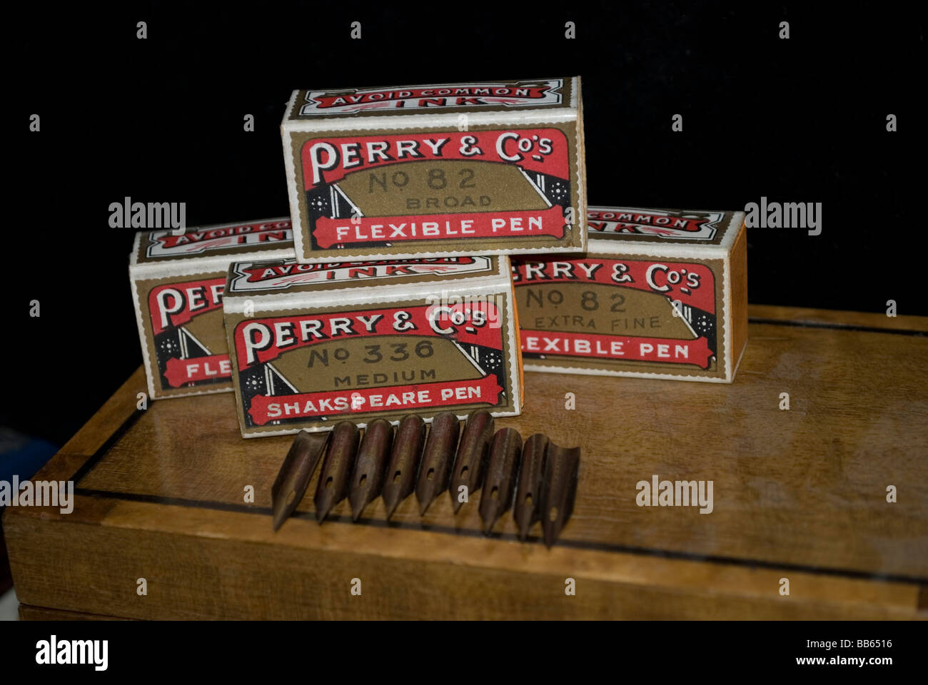 Old ink pen hi-res stock photography and images - Alamy