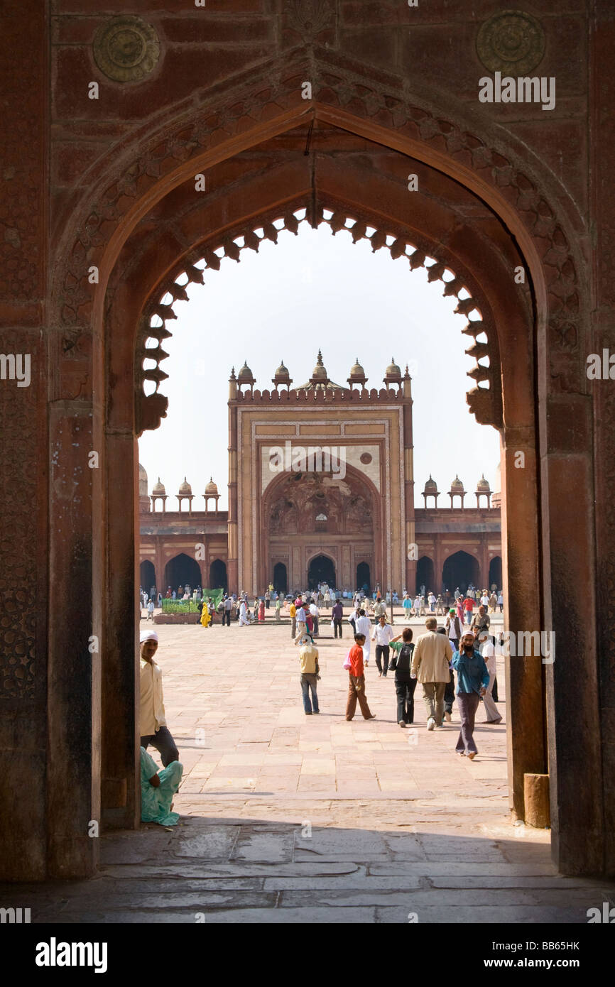 Looking through Shahi Darwaza Gate to Jama Masjid Mosque, Fatehpur ...