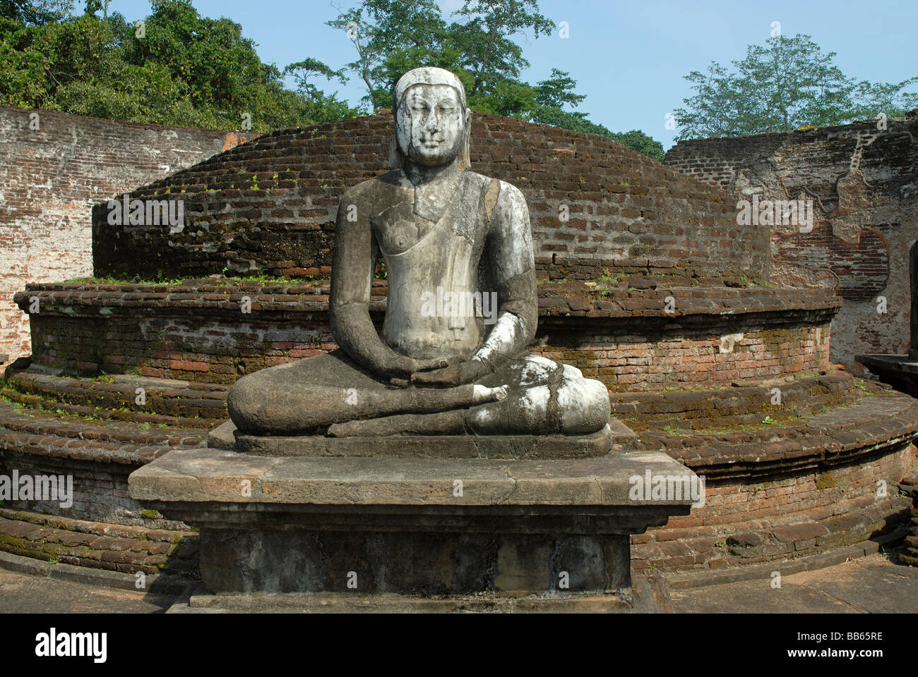 Buddha padmasana hi-res stock photography and images - Alamy