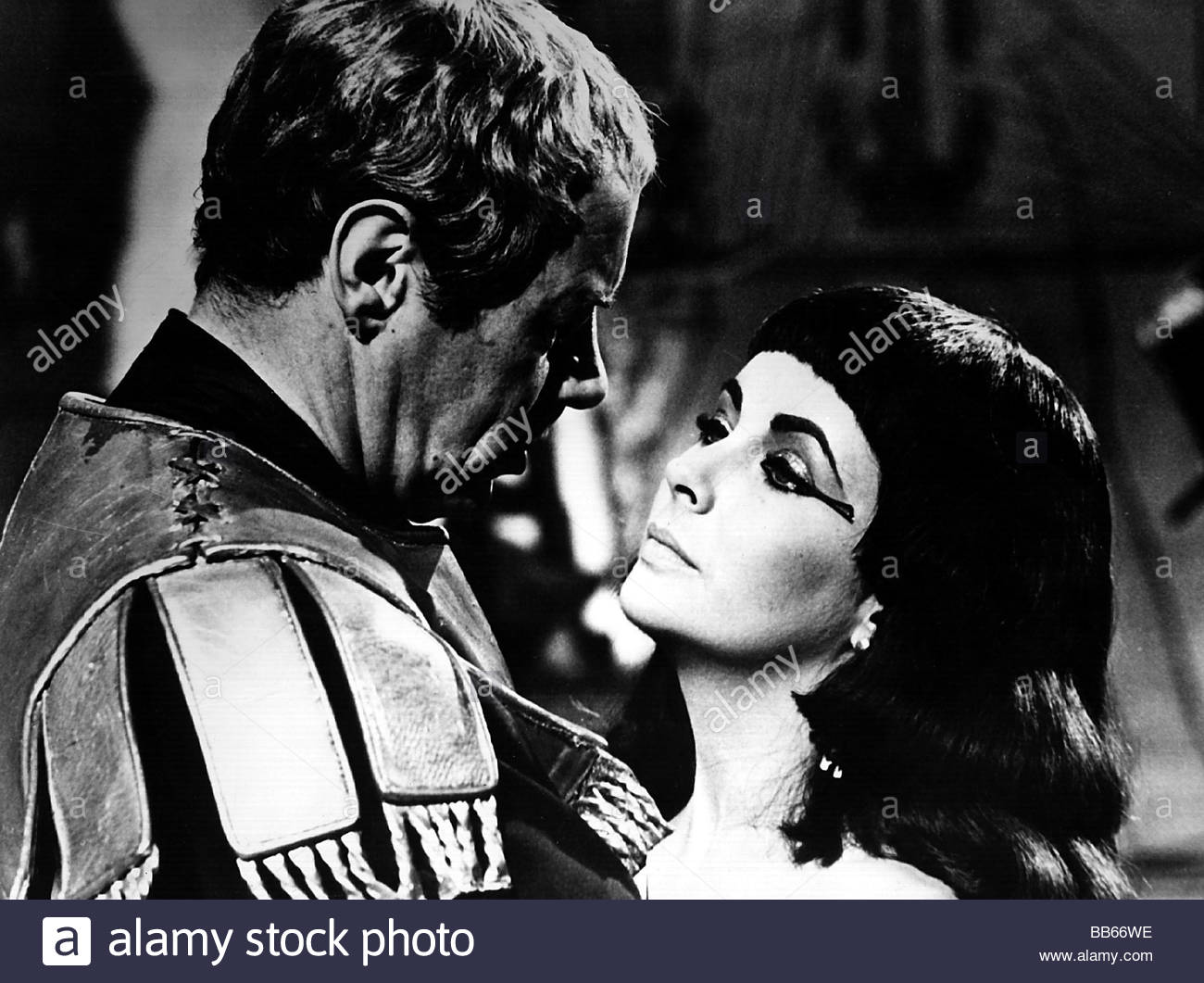 Elizabeth Taylor As Cleopatra Stock Photos & Elizabeth Taylor As ...