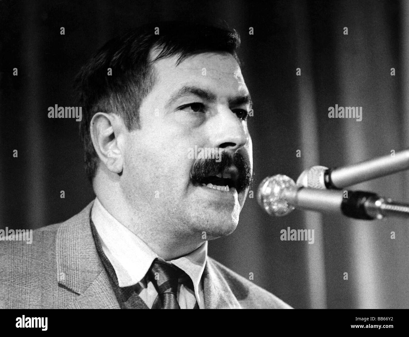 Gunter grass Black and White Stock Photos & Images - Alamy