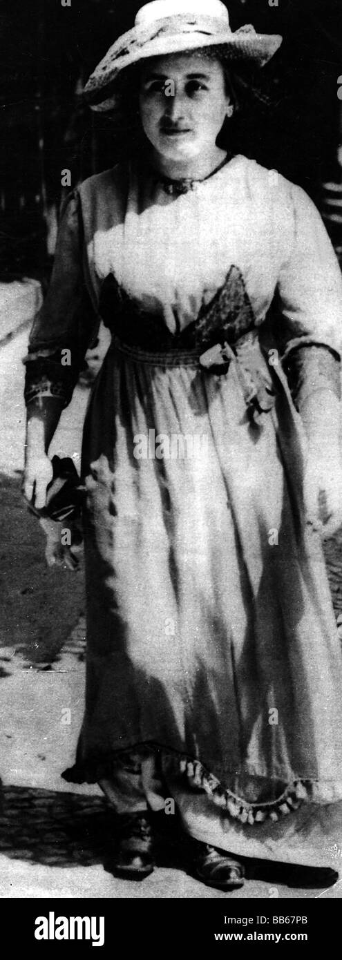 German woman 1910s Black and White Stock Photos & Images - Alamy