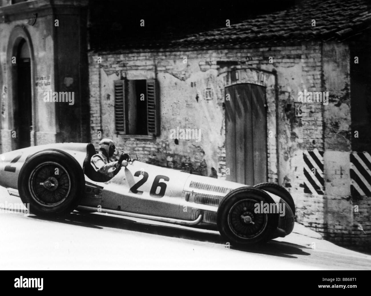 Race car driving 1930s hi-res stock photography and images - Alamy
