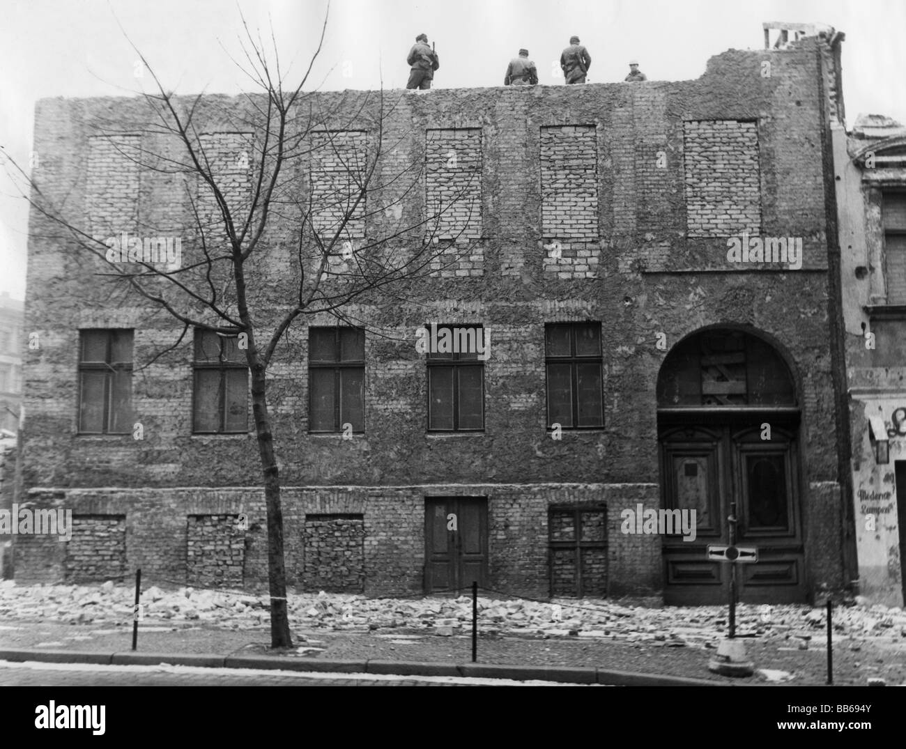1965 berlin wall Black and White Stock Photos & Images - Alamy