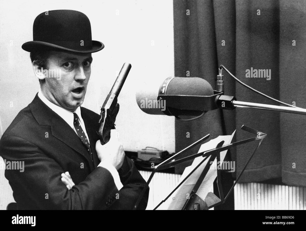 Gebhardt georg arendt comedian male man men people Black and White ...