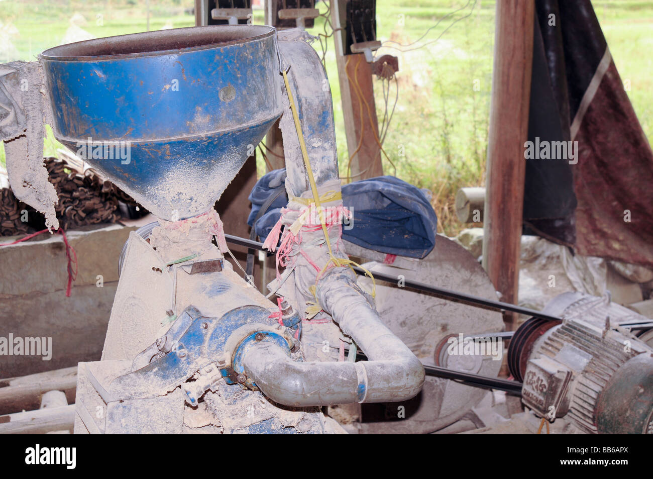 China Guilin rice grain separation process machine Stock Photo - Alamy