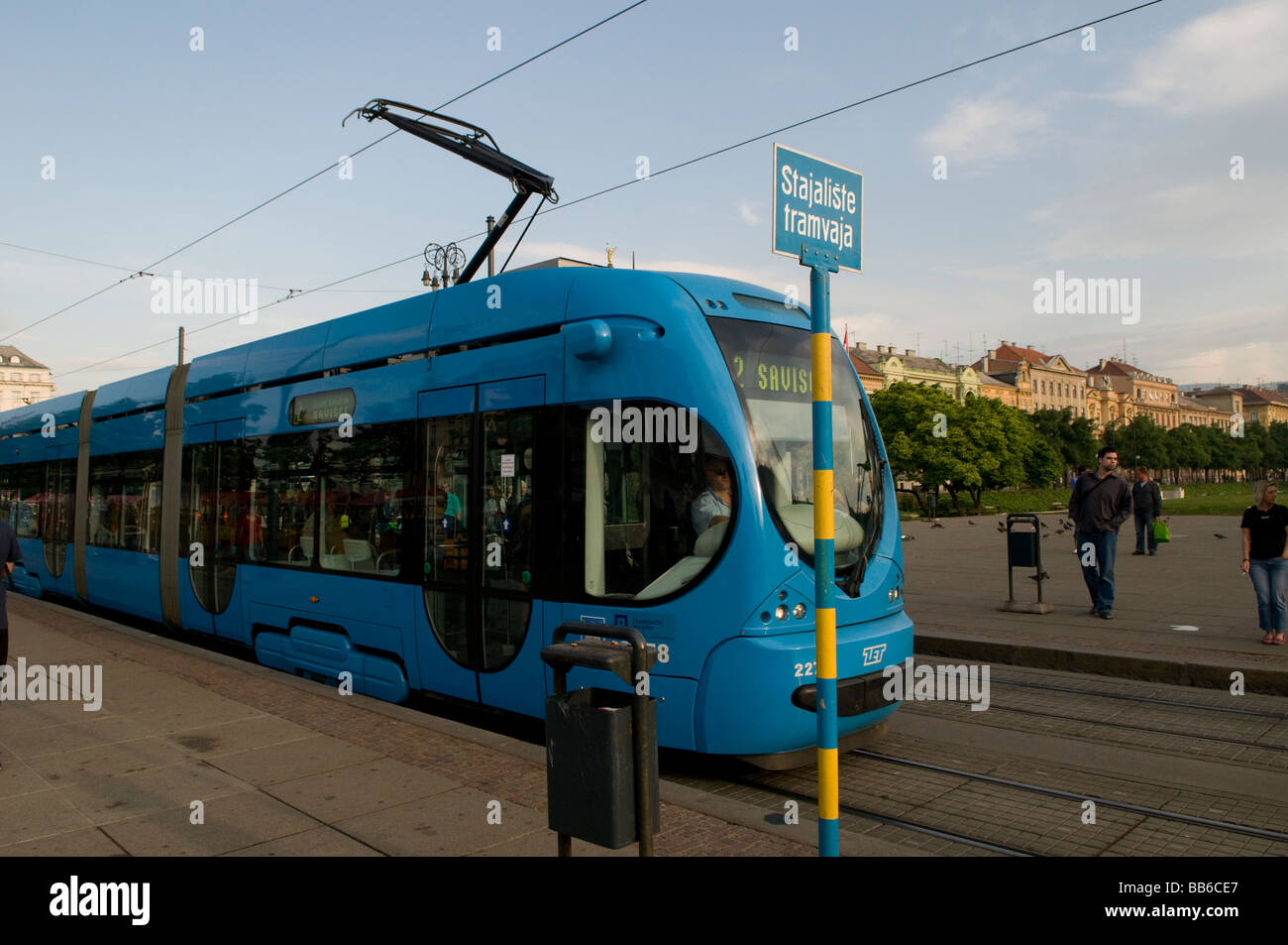 Serving line hi-res stock photography and images - Alamy