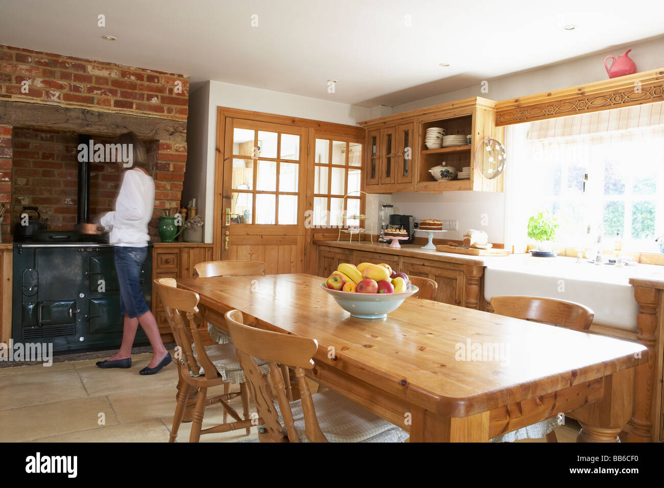 Farmhouse kitchen aga hi-res stock photography and images - Alamy