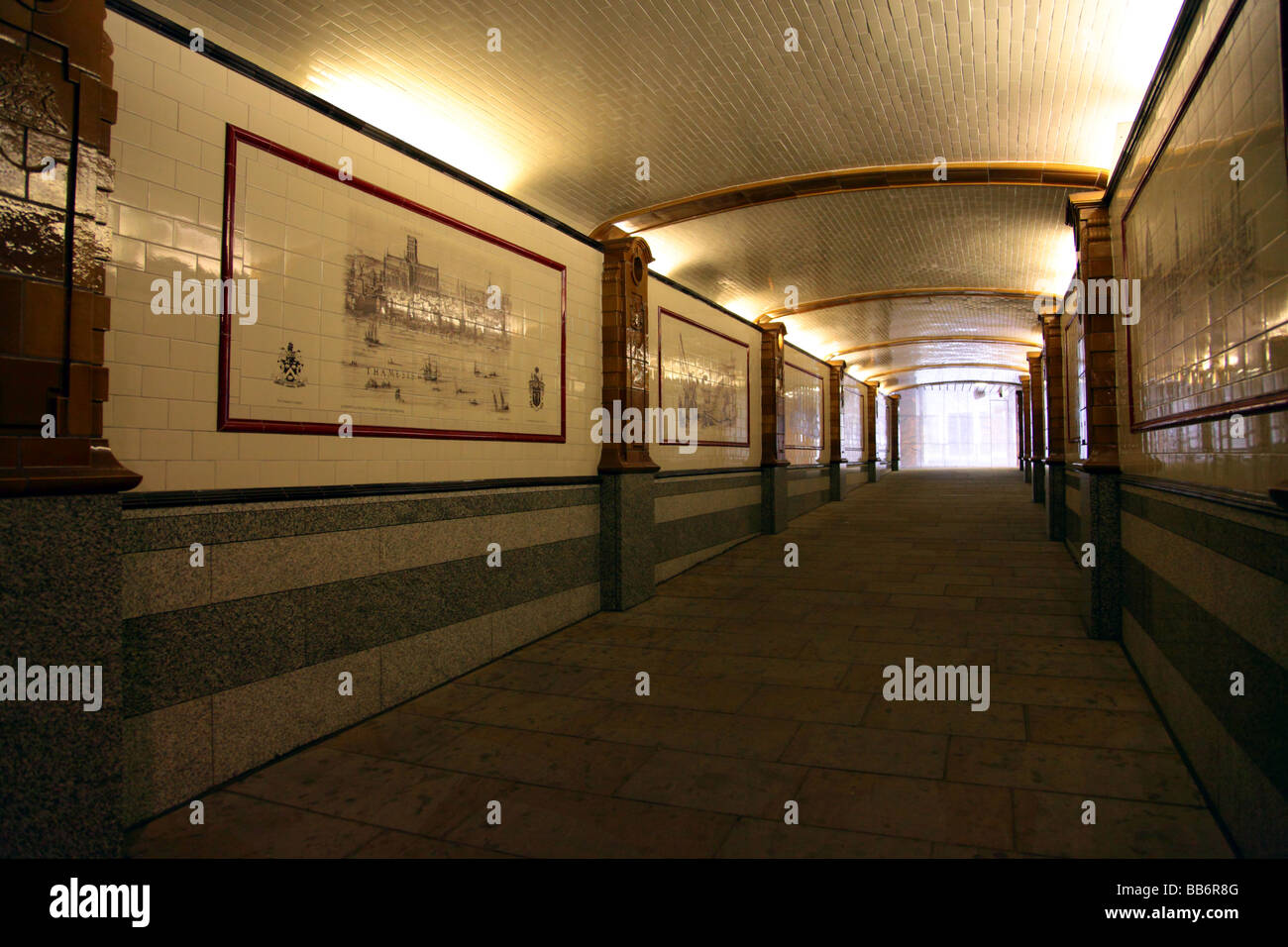 London bridge underpass hi-res stock photography and images - Alamy