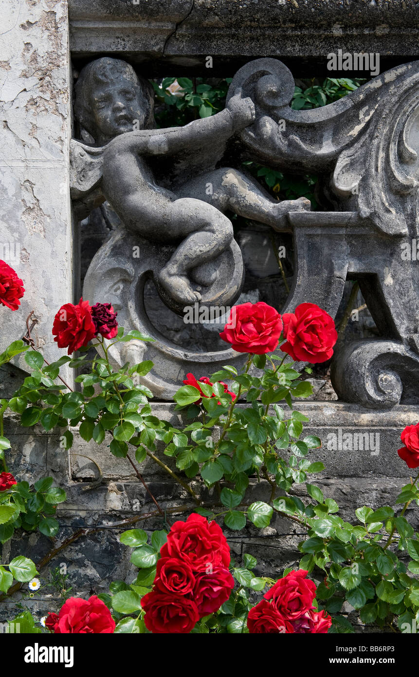 Cherub flowers hi-res stock photography and images - Alamy