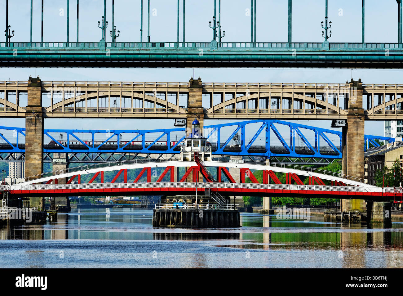 Tyne bridges hi-res stock photography and images - Alamy