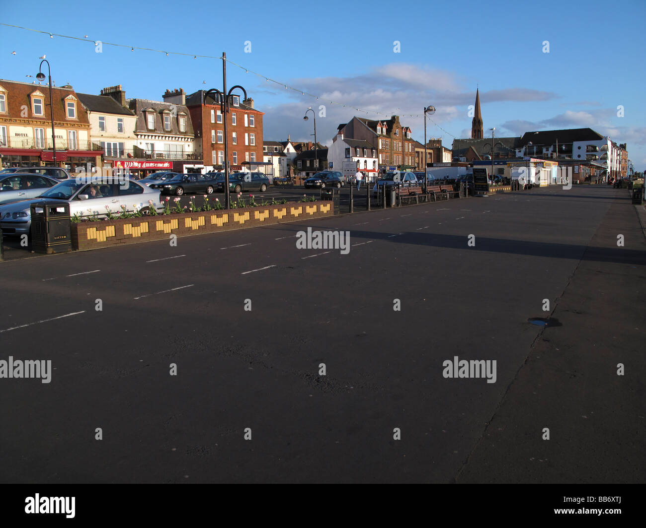 Seafront at scottish coastal town hi-res stock photography and images ...