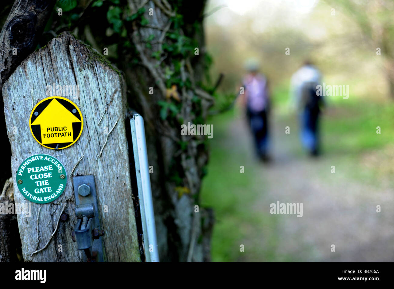 Leaving this gate open hi-res stock photography and images - Alamy