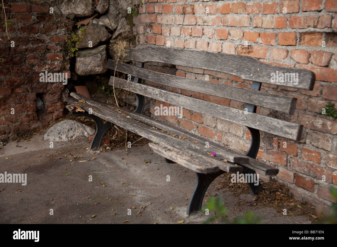 An old weathered garden bench Stock Photo - Alamy