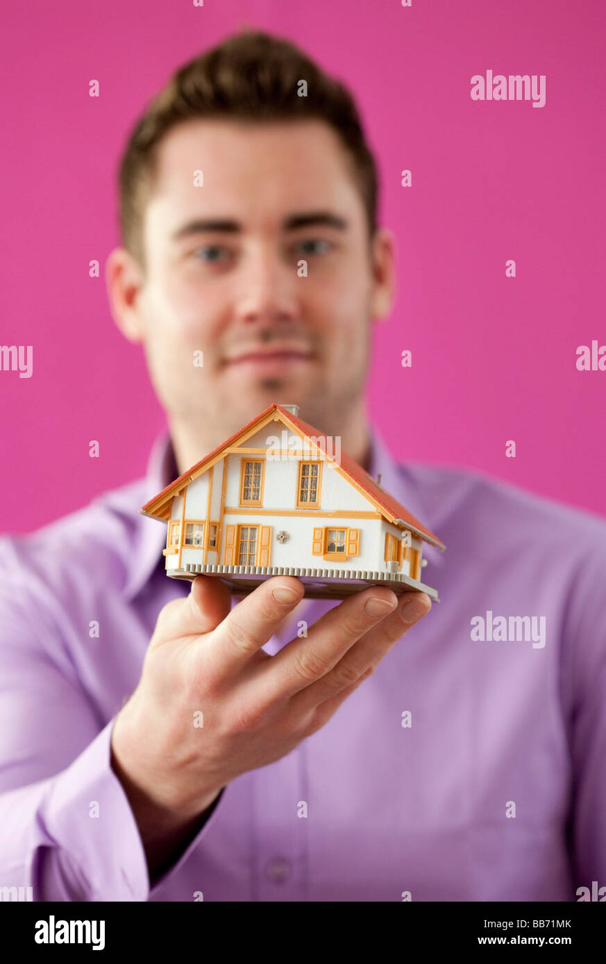 Housemandreamwishviolett hi-res stock photography and images - Alamy