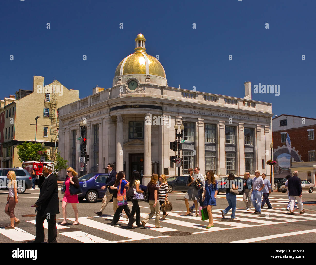 Crosswalk busy hi-res stock photography and images - Alamy