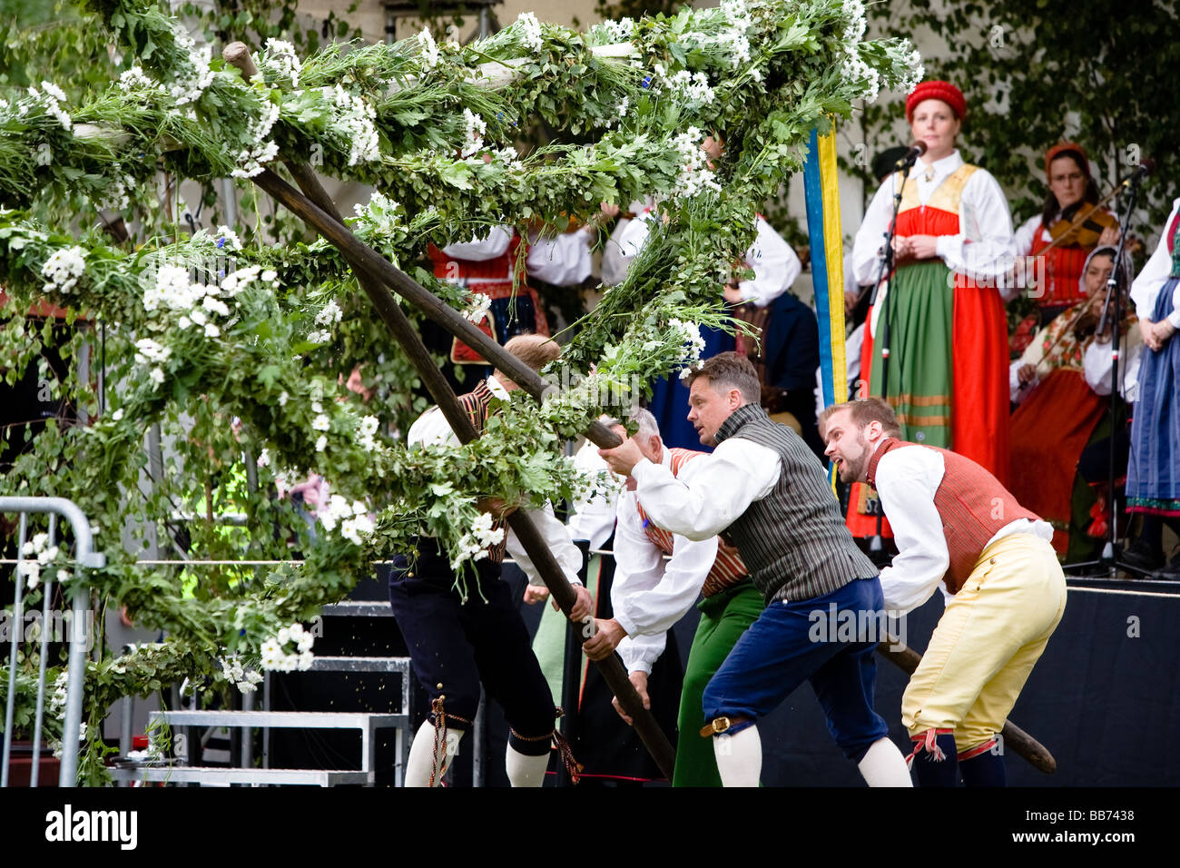 Dancing round the Maypole at Midsummer (Sweden Stock Photo - Alamy