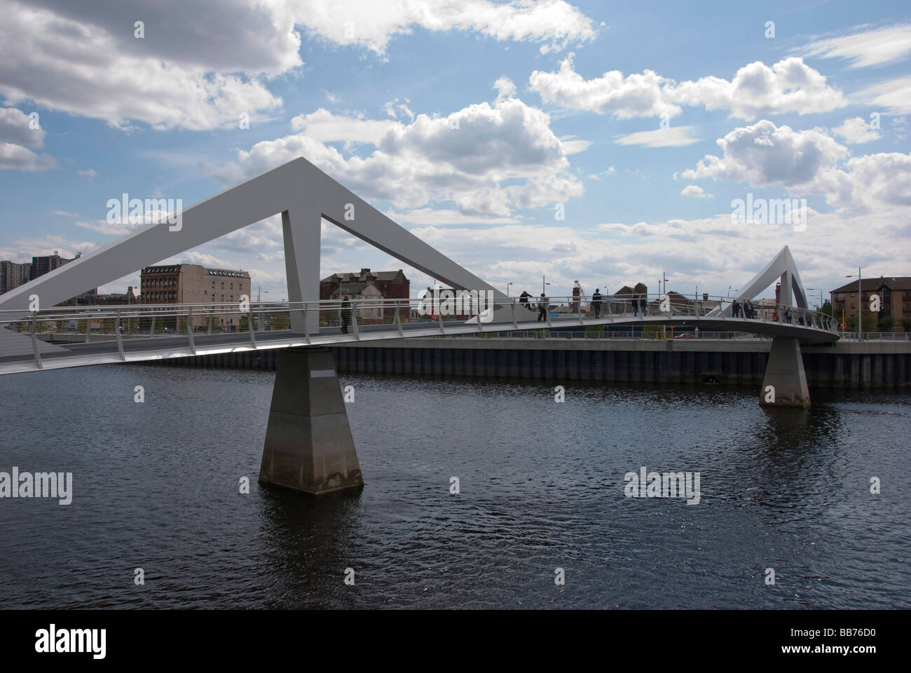 The Squiggly Bridge Tradeston Glasgow Stock Photo - Alamy