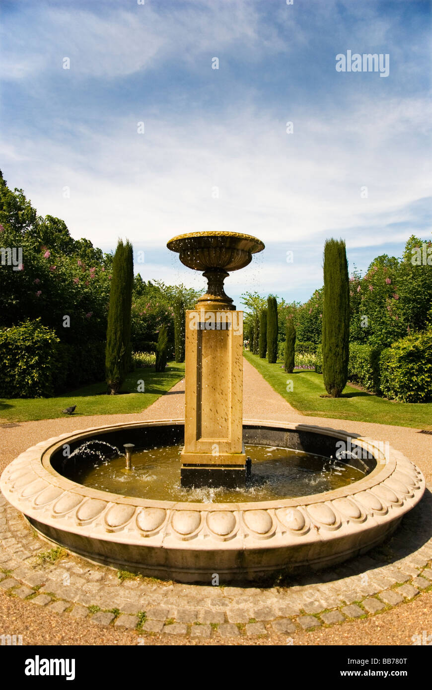 Fountains In Regents Park at Eileen Marvin blog