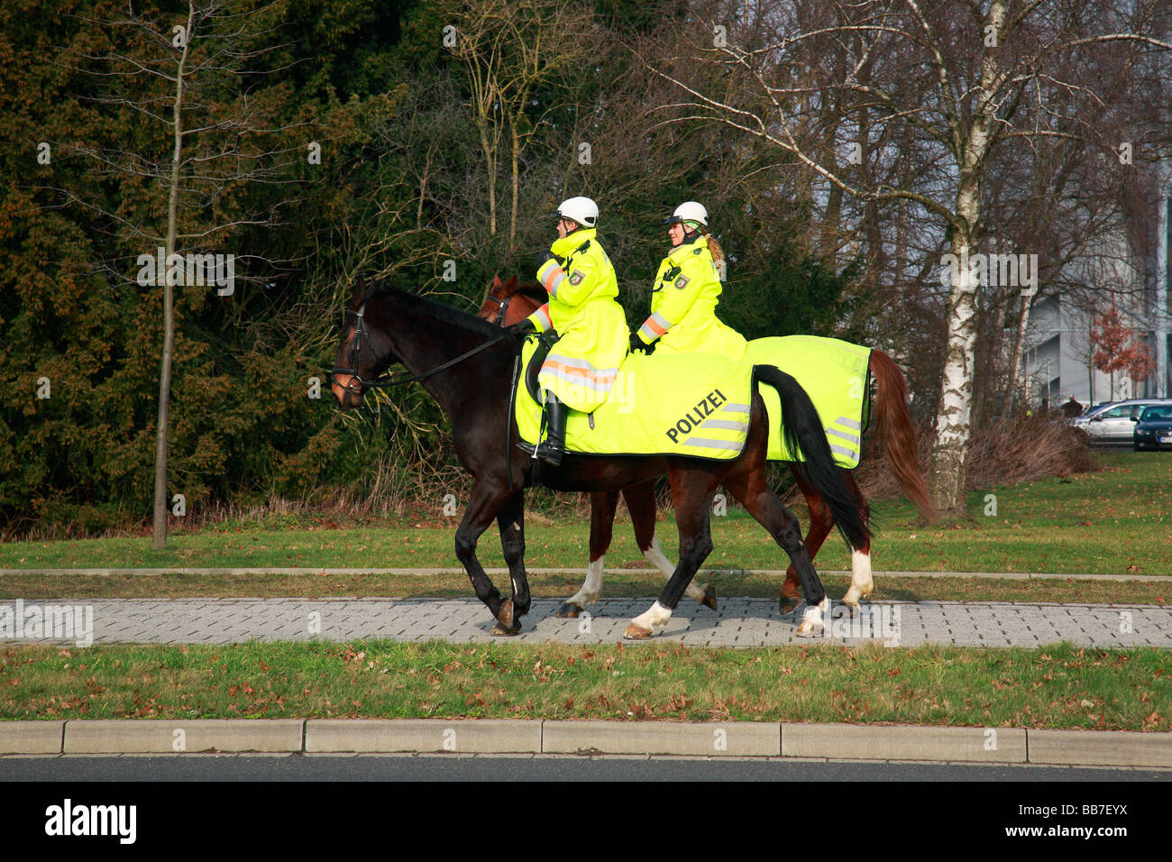 Mounted police outside of stadium hi-res stock photography and images ...