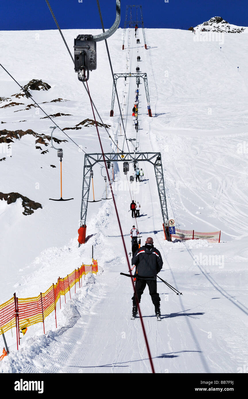 Ski run and t-bar lift, Jochdohle mountain, 3150m, Stubai glacier ...