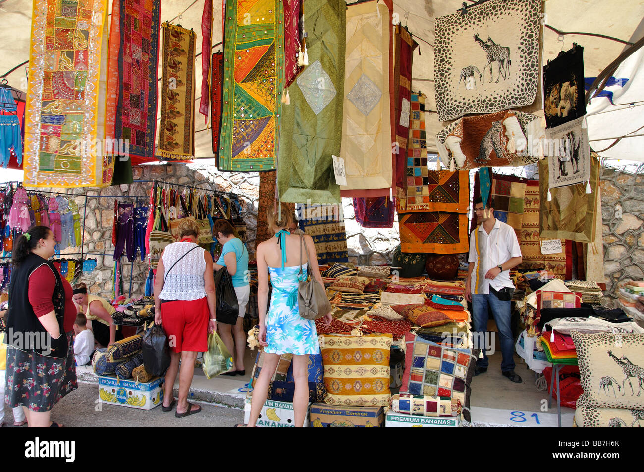 Handicraft market stall in outdoor market, Icmeler, Mulga Province ...