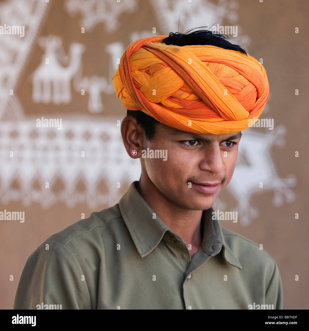 People wearing turbans hi-res stock photography and images - Alamy