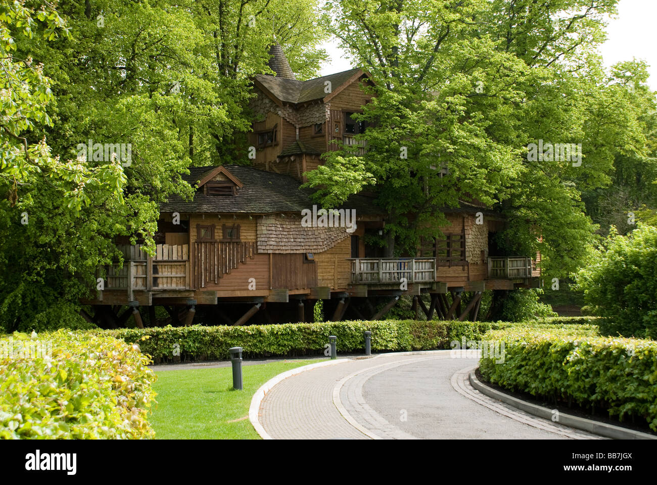 Alnwick garden treehouse hi-res stock photography and images - Alamy