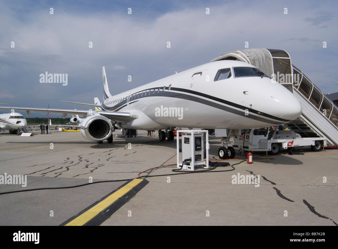 Embraer lineage 1000 hi-res stock photography and images - Alamy