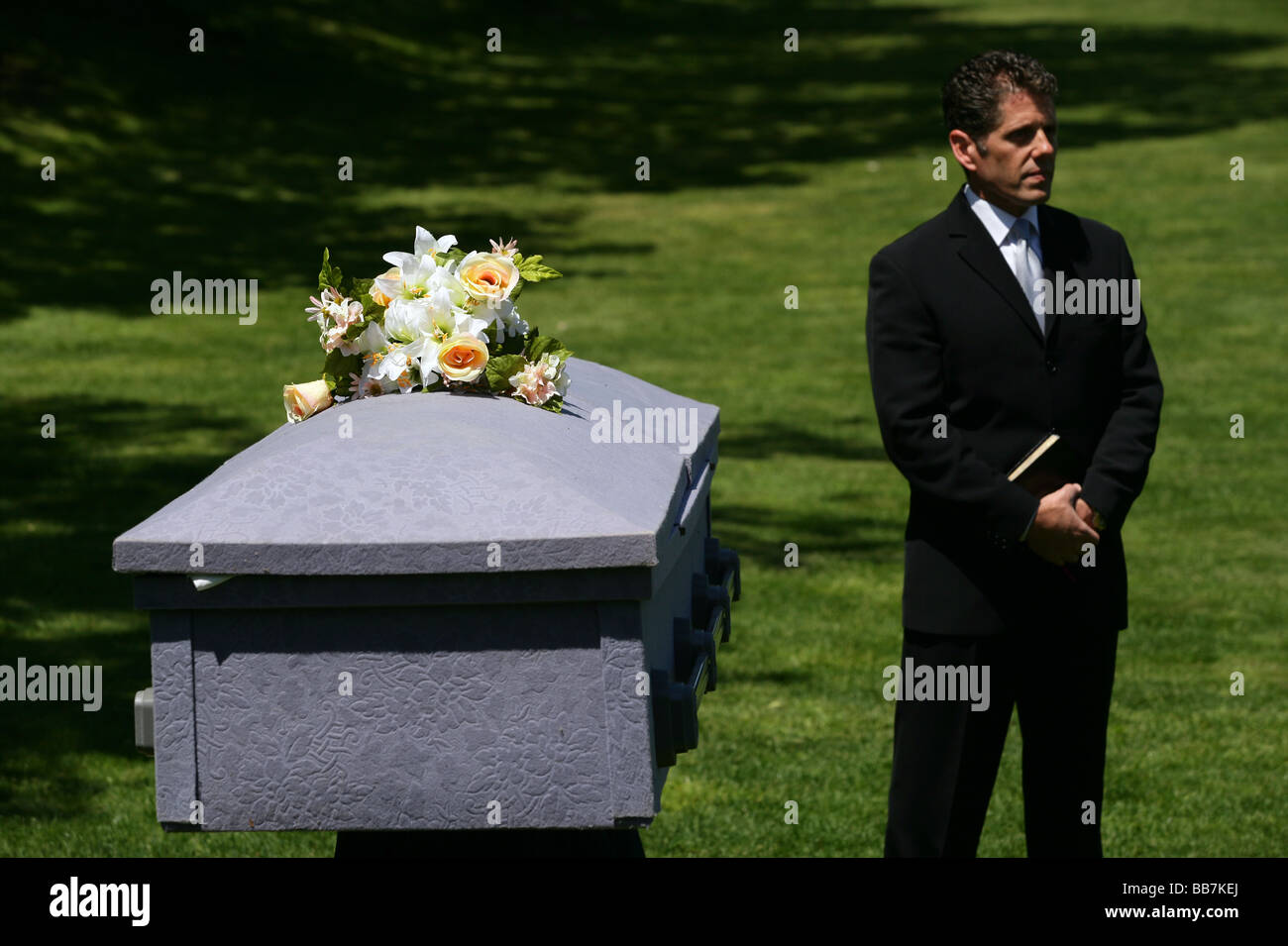 Funeral hi-res stock photography and images - Alamy