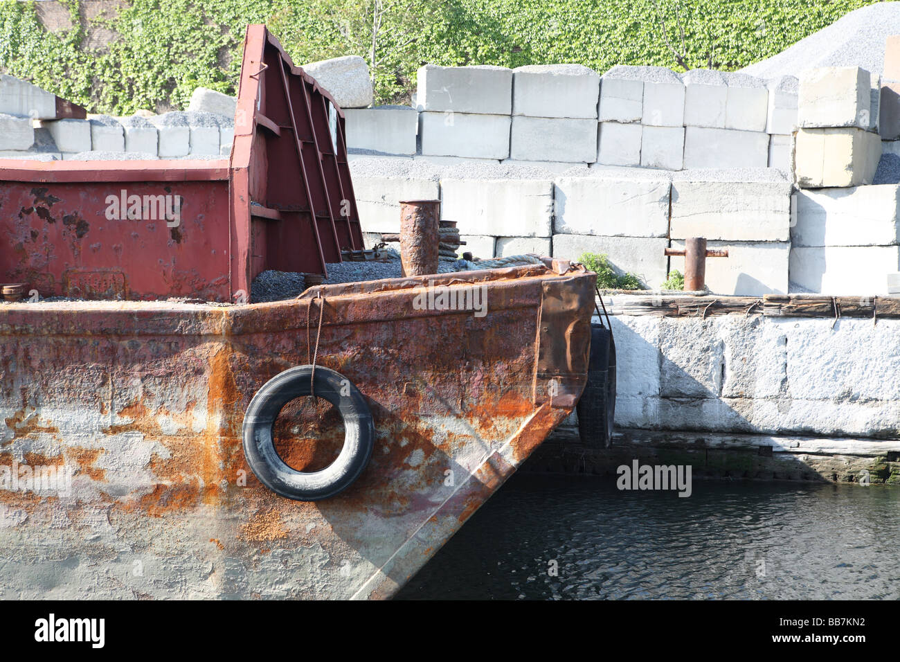 Steel barge hi-res stock photography and images - Alamy