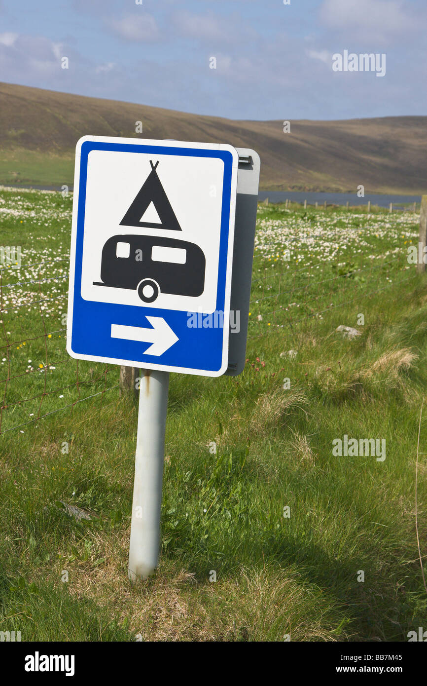 Sign arrow direction hi-res stock photography and images - Alamy