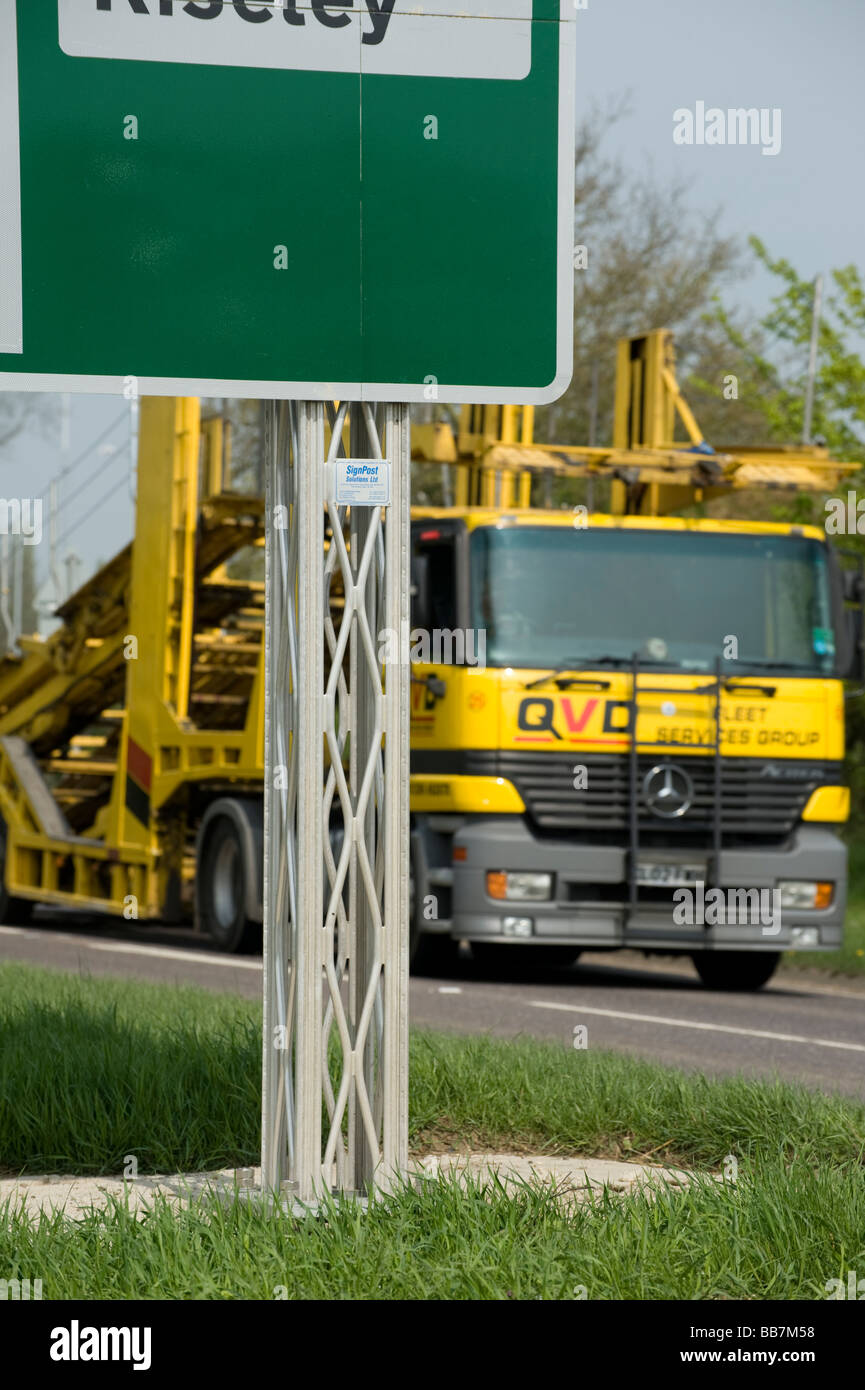 Road sign supported by lattix aluminium masts. Flexible if hit by a ...