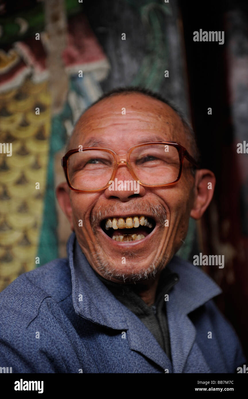 Portrait old chinese man china hi-res stock photography and images - Alamy