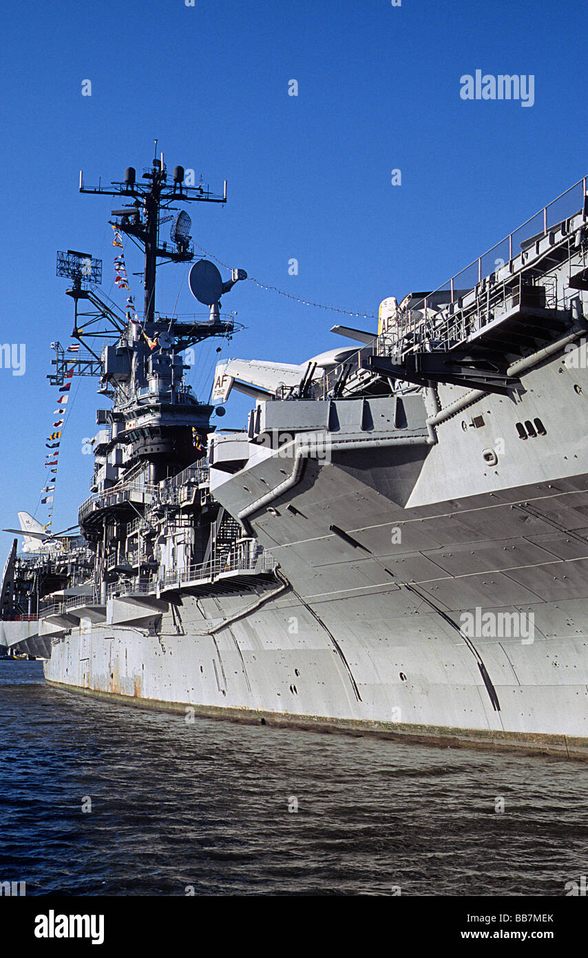 Uss intrepid historic aircraft hi-res stock photography and images - Alamy