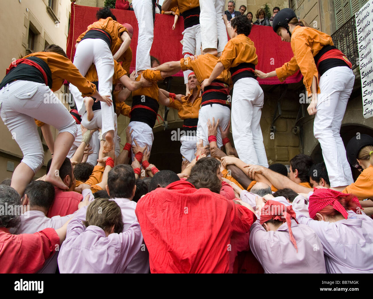 Castellers hi-res stock photography and images - Alamy