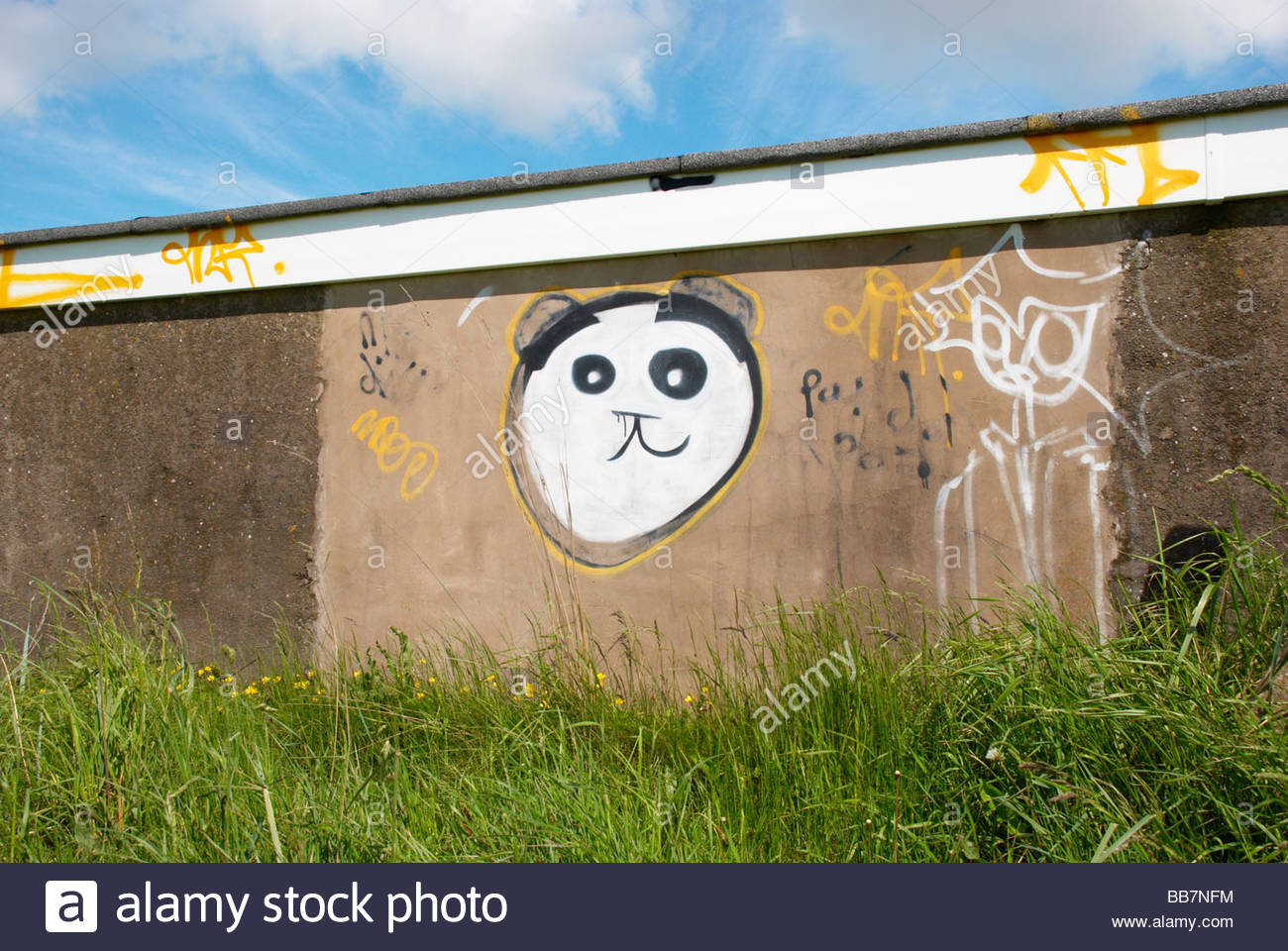Graffiti Artist Liverpool Stock Photos & Graffiti Artist Liverpool ...