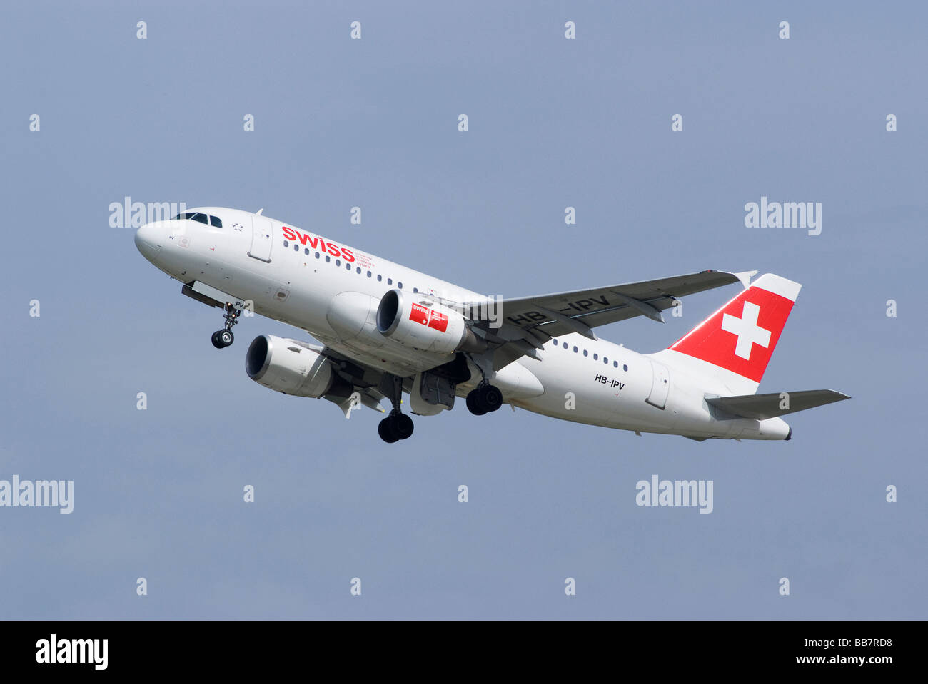 Swiss International Air Lines Airbus A319-112 HB-IPV Airliner Taking ...