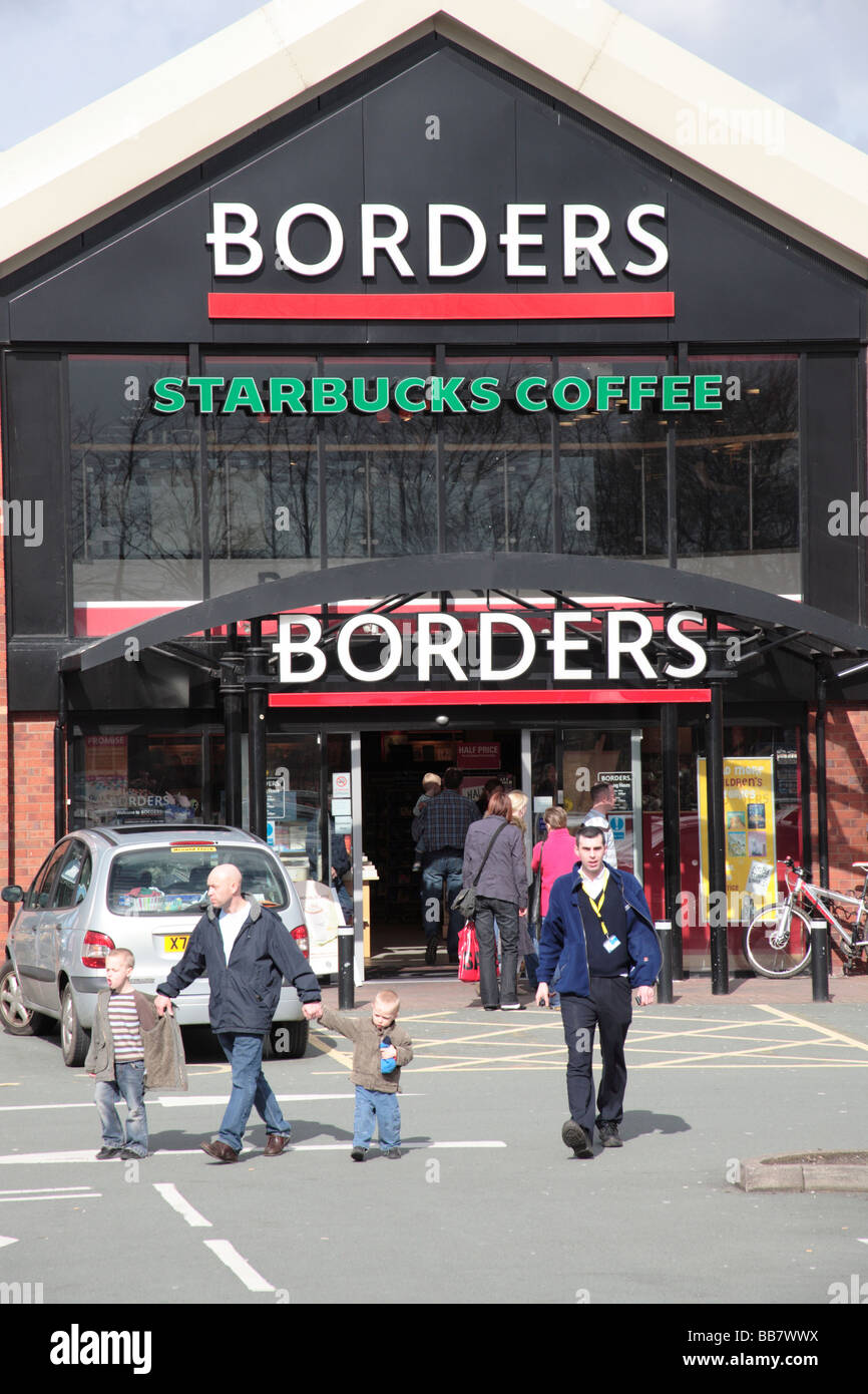 Riverside retail park hi-res stock photography and images - Alamy