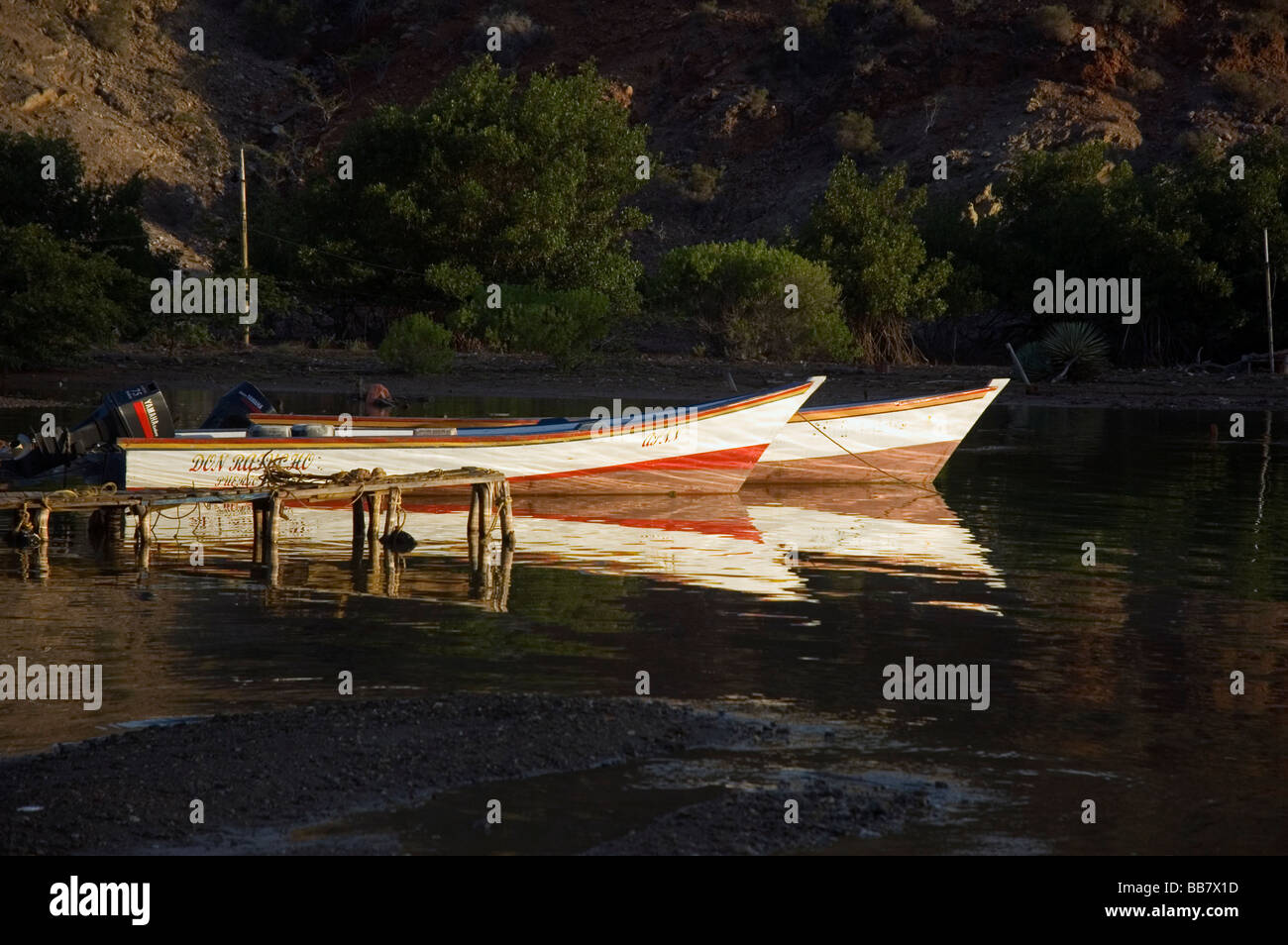 Traditional fishing boat venezuela hi-res stock photography and images ...