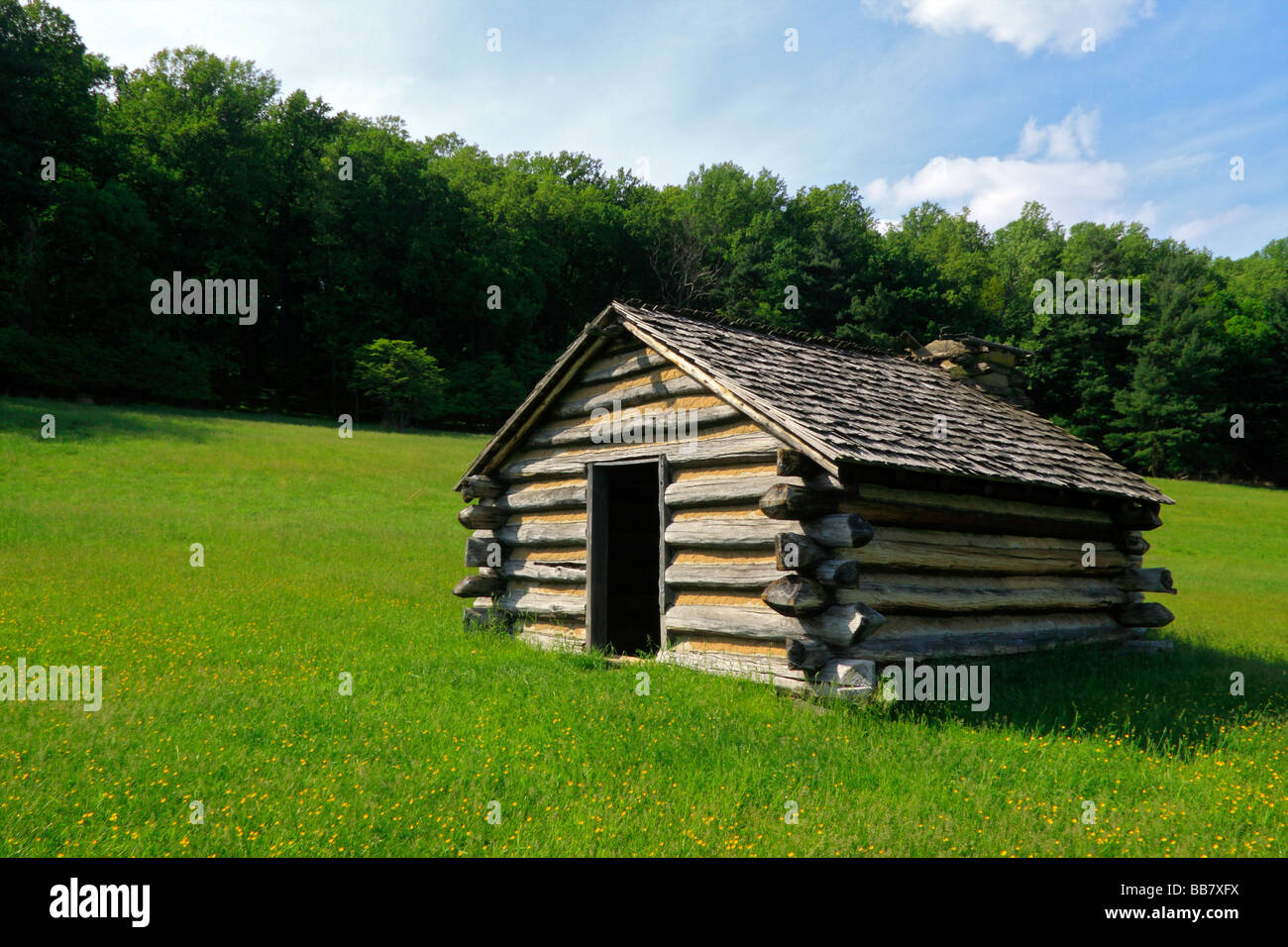 Revolutionary war log cabin hi-res stock photography and images - Alamy