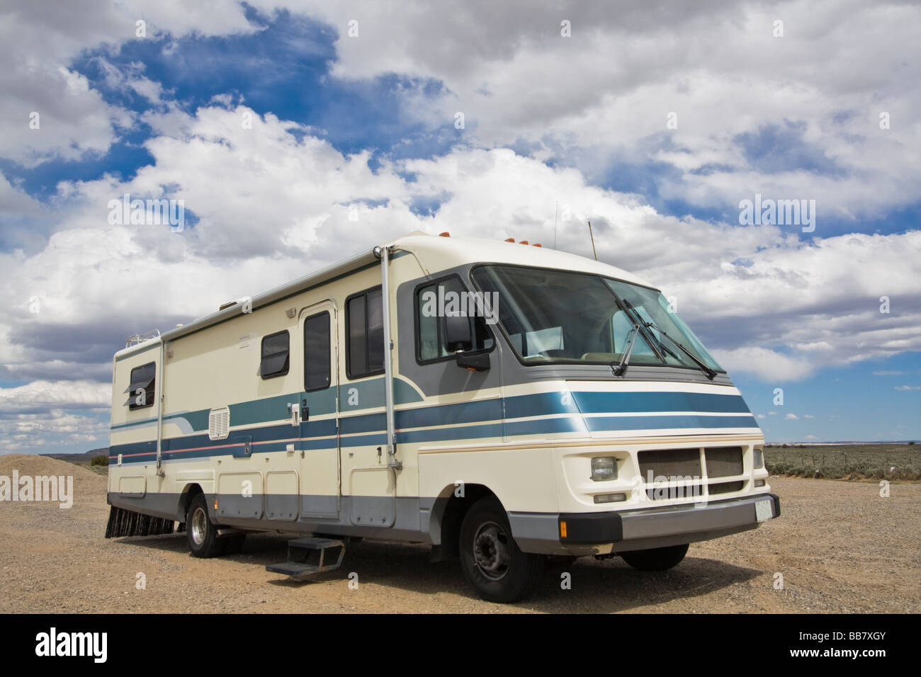 Old bus parking hi-res stock photography and images - Alamy