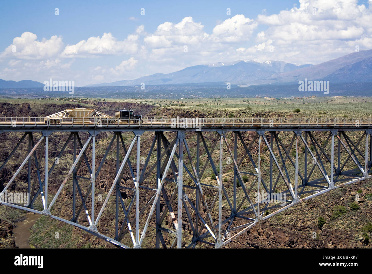Truck bridge new mexico hi-res stock photography and images - Alamy
