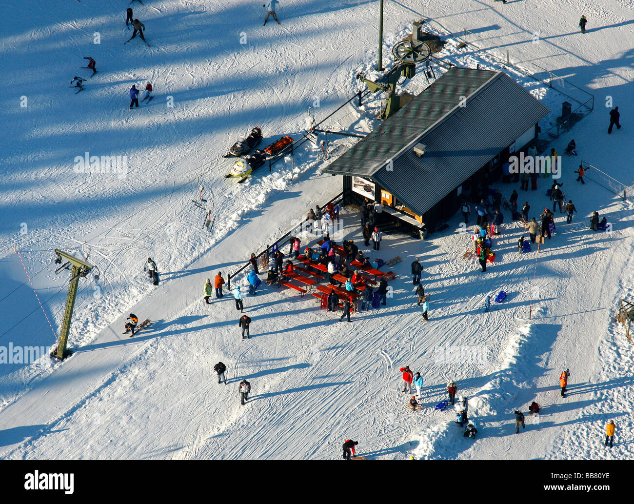 Aerial skiing hi-res stock photography and images - Alamy