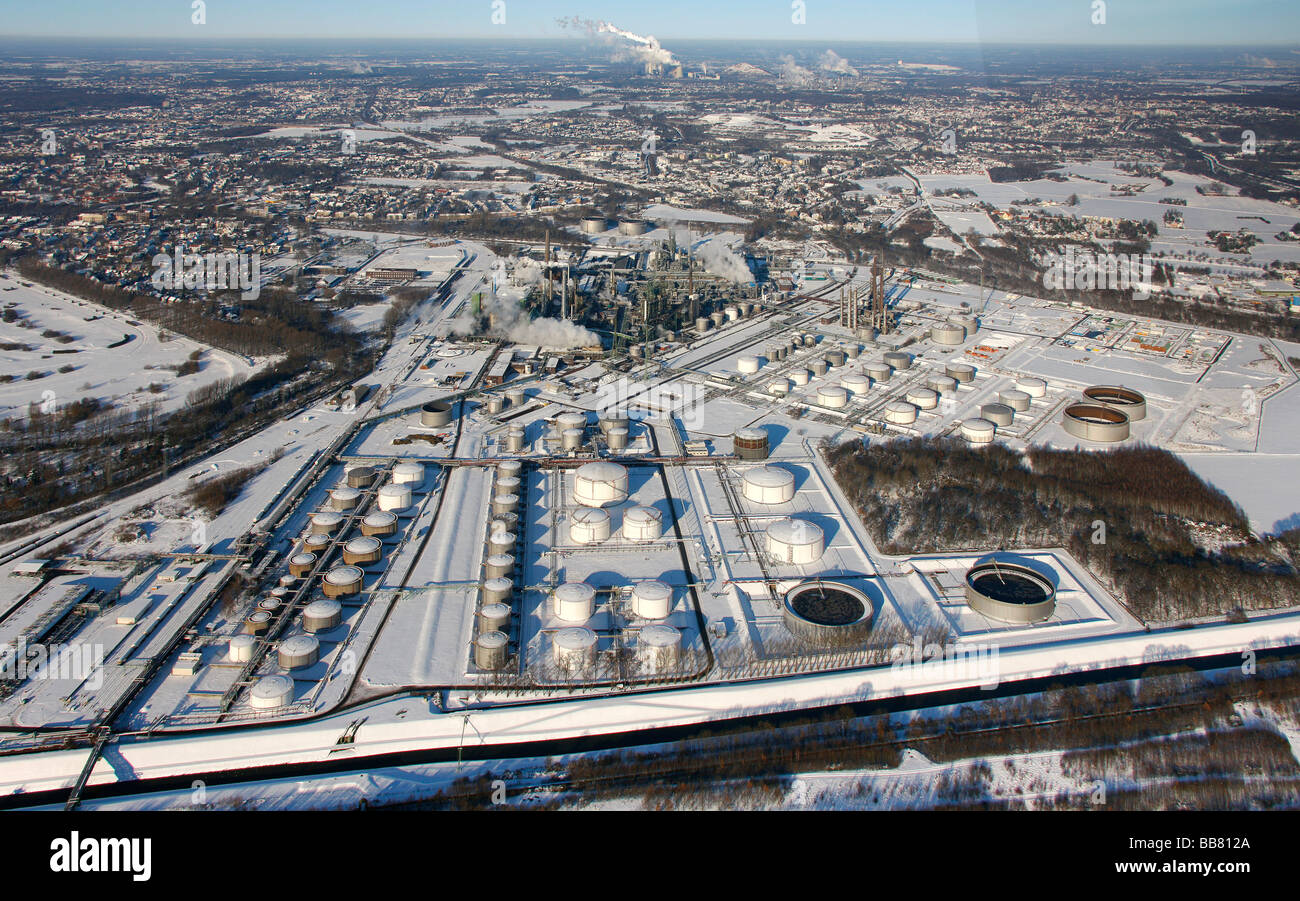 Aerial photo, VEBA Oel AG plant Horst, tank farm, gas tanks, snow ...