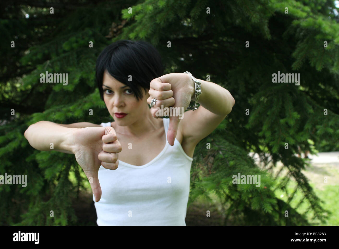 Hand signals woman hi-res stock photography and images - Alamy